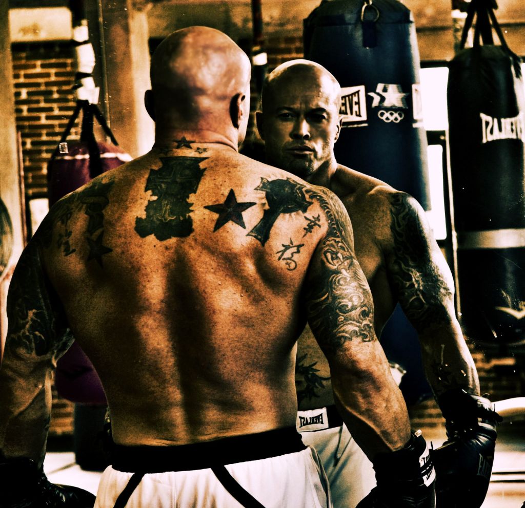 Former Cruiser Weight Boxing Champion of The World Character on Set ...